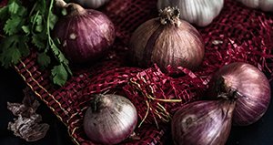 Sipuli kuuluu kaikkien ruokapöytään monissa muodoissa